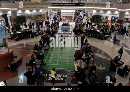 Main Security Checkpoint at Atlanta International Airport in Atlanta ...