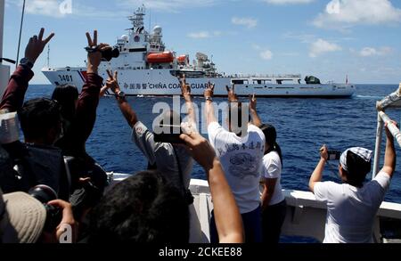 SECOND THOMAS SHOAL, Spratly Islands - Photo shows a wrecked ship on ...