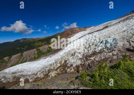 Dramatic Coleman Glacier sliding down from Mount Baker, with icefalls ...