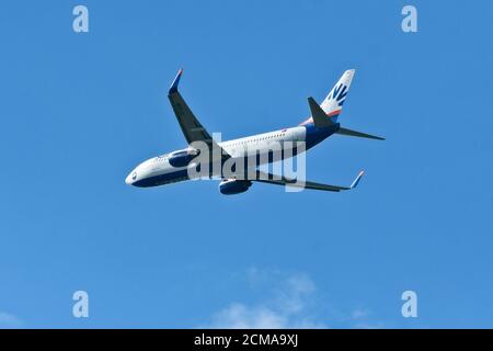 Flughafen Düsseldorf, Sunexpress Boeing 737 Flieger auf dem Vorfeld ...