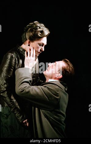Ralph Fiennes (Coriolanus) in CORIOLANUS by Shakespeare at the ...