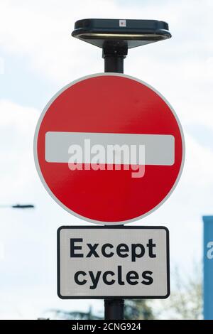 Photo: Neil Turner. © TSL 08/04/2008. TES STOCK. Set up still life ...