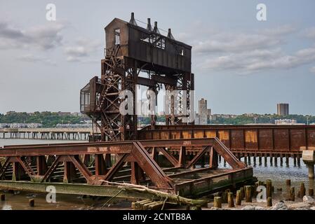 New York Central Railroad 69th Street Transfer Bridge Stock Photo - Alamy