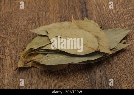Dry laurel leaves - ready for cooking Stock Photo - Alamy