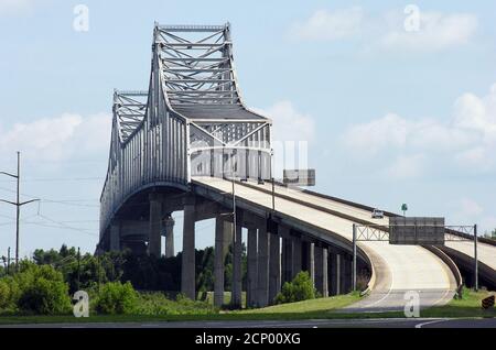 Towering Gramercy Bridge over the Mississippi river in rural Louisiana ...