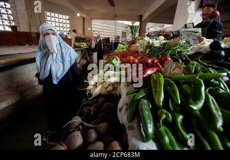market in Algiers, Algeria Stock Photo - Alamy