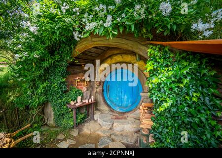 Hobbiton movie set created to film Lord of the Rings and The Hobbit ...