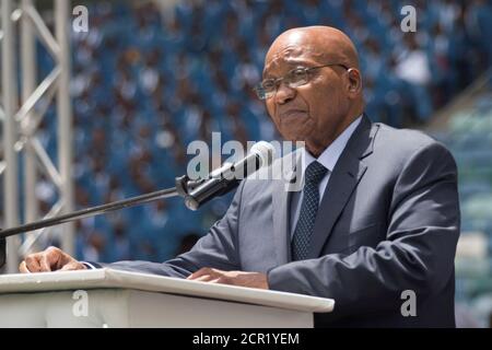 DURBAN - 4 December 2016 - South Africa's President Jacob Zuma talks to ...