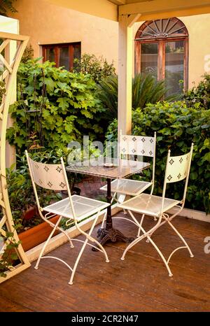 typical small Italian cafe outdoor Stock Photo - Alamy