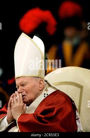 The funeral service of Pope Pius XII at St. Peter's Stock Photo - Alamy