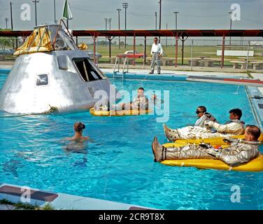 Water Egress Procedures Practice with Apollo 1 Prime Crew - Ellington ...