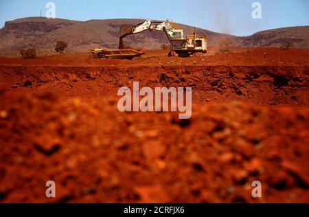 Giant ore truck, Australia Stock Photo - Alamy