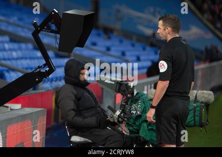Referee Michael Oliver Stock Photo - Alamy