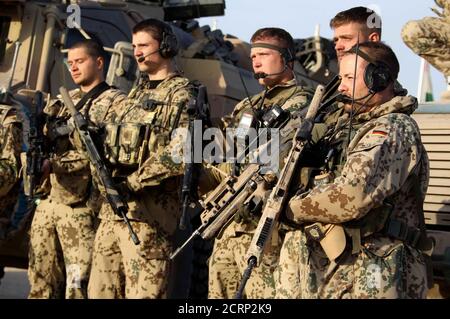 A German army unit pose for a group shot, ca. 1938 Stock Photo - Alamy