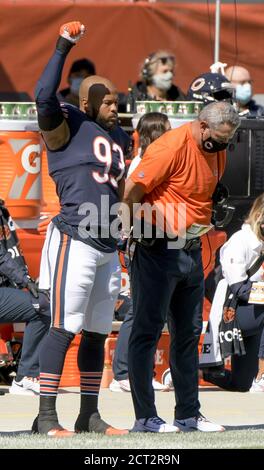 Chicago Bears linebacker James Vaughters (93) in action during the ...