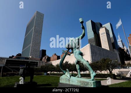 Sculpture garden United Nations New York USA Stock Photo - Alamy