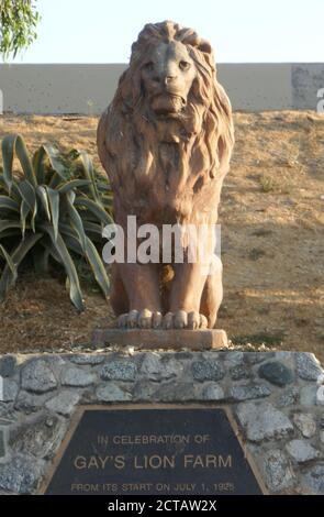 Greta Garbo with the MGM lion Stock Photo - Alamy