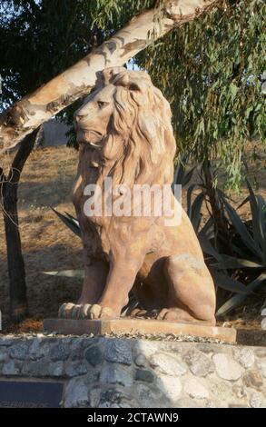 Greta Garbo with the MGM lion Stock Photo - Alamy