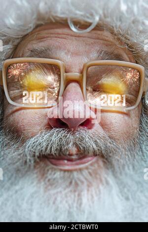 Emotional face. Good mood. Santa is coming. Santa man wear christmas ...