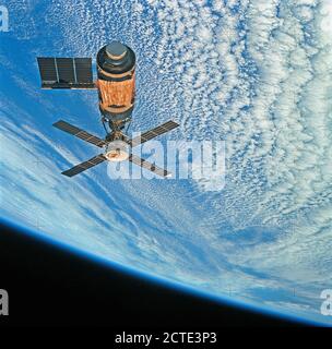 (8 Feb. 1974) --- An overhead view of the Skylab space station cluster ...