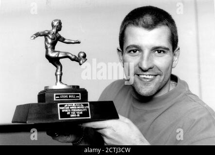 Wolverhampton Wanderers footballer Steve Bull celebrates another goal ...