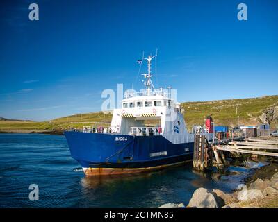 The interisland roll on - roll off ferry Bigga arriving at the ferry ...