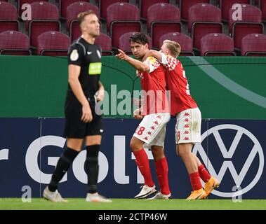 Mainz's Jonathan Burkhardt celebrates after scoring the opening goal ...