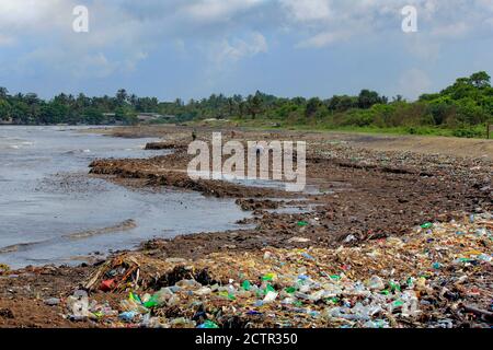 Sewage dumping in the ocean. Sewage pollution causes environmental ...