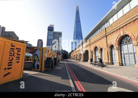 London Bridge station facade and Vinegar Yard weekly vintage market on ...