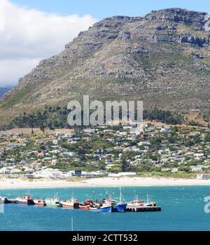 A view of Hout Bay and the mountains behind Stock Photo - Alamy