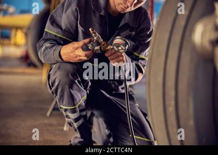 aircraft engineer inspecting the parts Stock Photo - Alamy