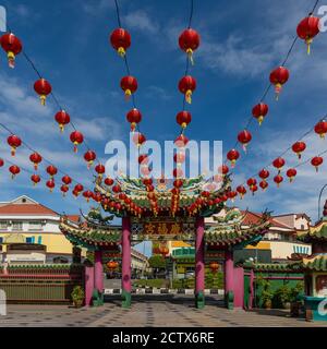 Labuan, Malaysia: Entrance gate of Kwang Fook Kong Temple in Old Town ...