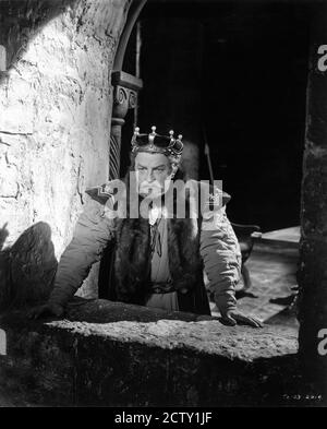 BASIL SYDNEY as Claudius and LAURENCE OLIVIER in the Chapel Scene in ...