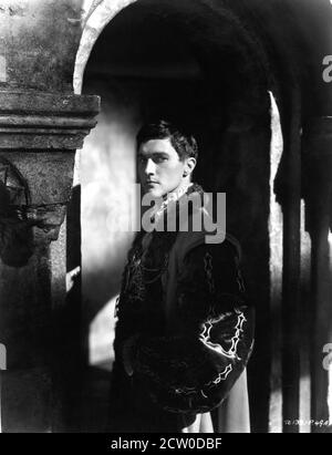 TERENCE MORGAN and LAURENCE OLIVIER in the Duel Scene in HAMLET 1948 ...
