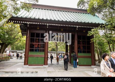 Kamakura, Japan. The Nio large guardian deity statues at the entrance ...