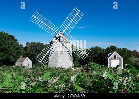 Old Higgins Farm windmill at Drummer Boy Park, Brewster, Cape Cod ...