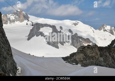 Cabins of the Vallée Blanche Cable Car departing from Pointe Helbronner ...