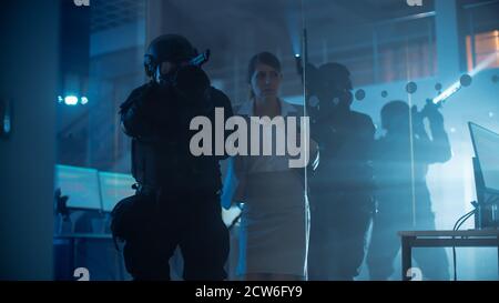 Female police officer SWAT Stock Photo - Alamy