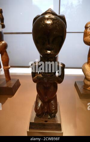 Reliquary figure (byeri) 19th century Cameroon (Country) Fang Ngumba ...