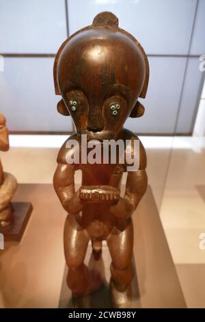 Reliquary figure (byeri) 19th century Cameroon (Country) Fang Ngumba ...