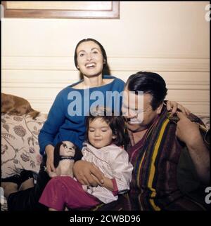 Orson Welles With Paola Mori And Their Daughter Beatrice About 1950
