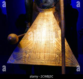 Gilded wooden statue of King Tutankhamun. 1326 BC From the tomb of King ...