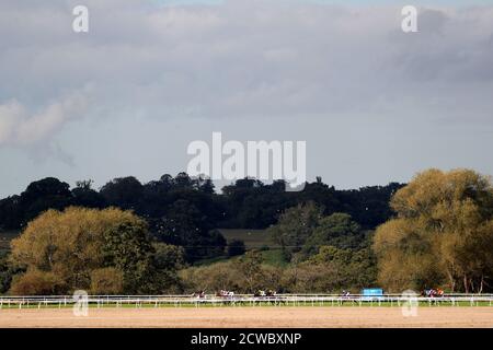 Runners and riders on the first lap before going on to win the JCB ...