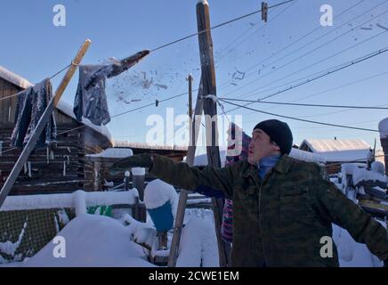 frozen washing line Stock Photo - Alamy