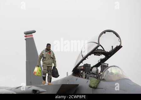 Weapon Systems Officer First Lieutenant Trey Pollard of the United ...