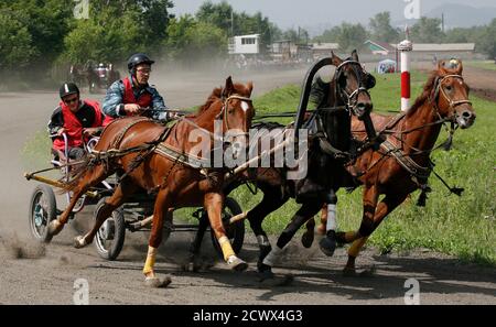 Russian horse-drawn carts Stock Photo - Alamy
