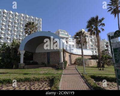 Israel, Sharon Region, Netanya coastal Promenade on the cliff ...