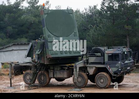 Bundeswehr (German armed forces) soldiers exit a Transall transport ...