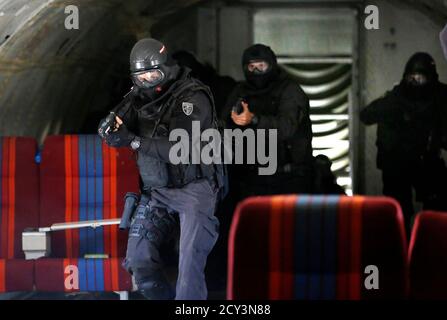 CORE police unit (Coordenadoria de Recursos Especiais ) of Rio de ...