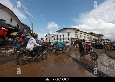 Waterside market, Monrovia, Liberia Stock Photo - Alamy